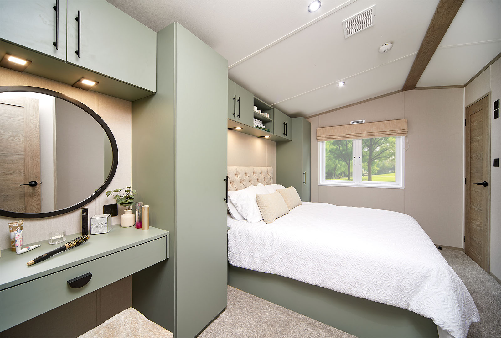 The Hamlet | Love Holiday Homes